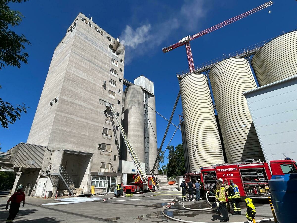 Silo fire requires deployment of fire brigades, technical relief ...